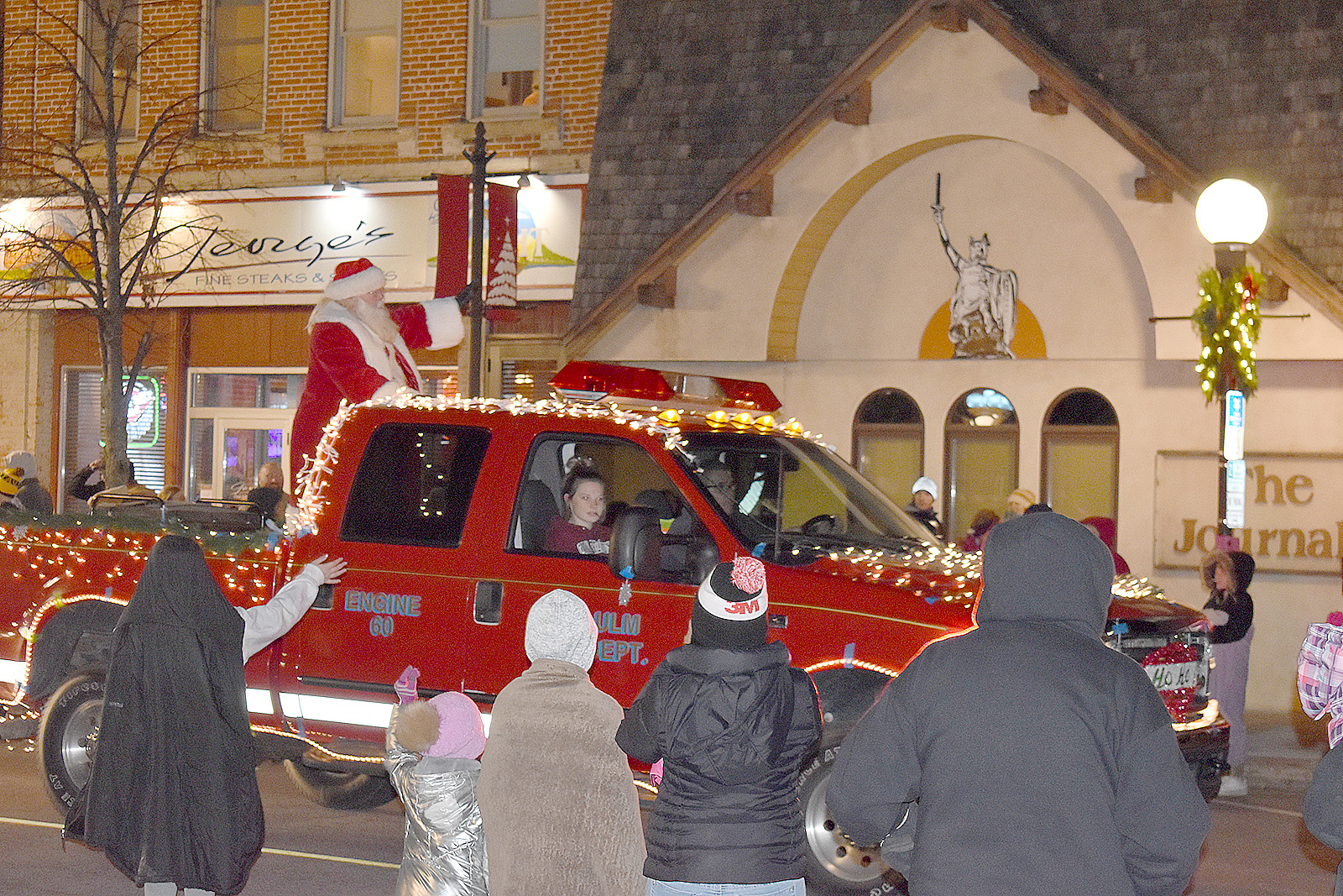 A glowing holiday tradition returns | News, Sports, Jobs - The Journal